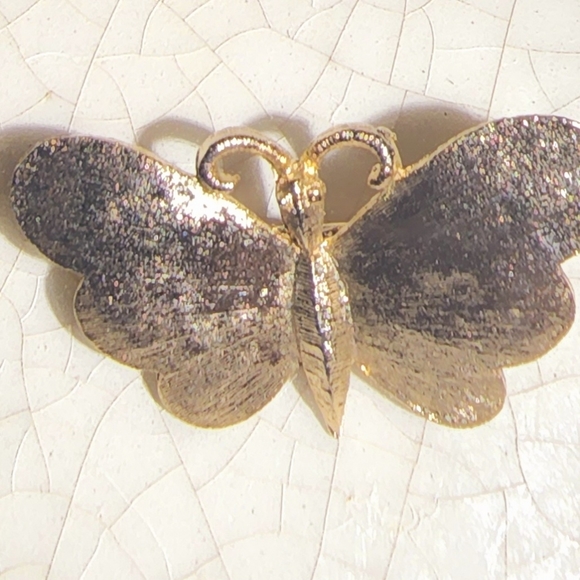 Mamselle | Jewelry | Vintage Mamselle Brush Gold Butterfly Brooch ...